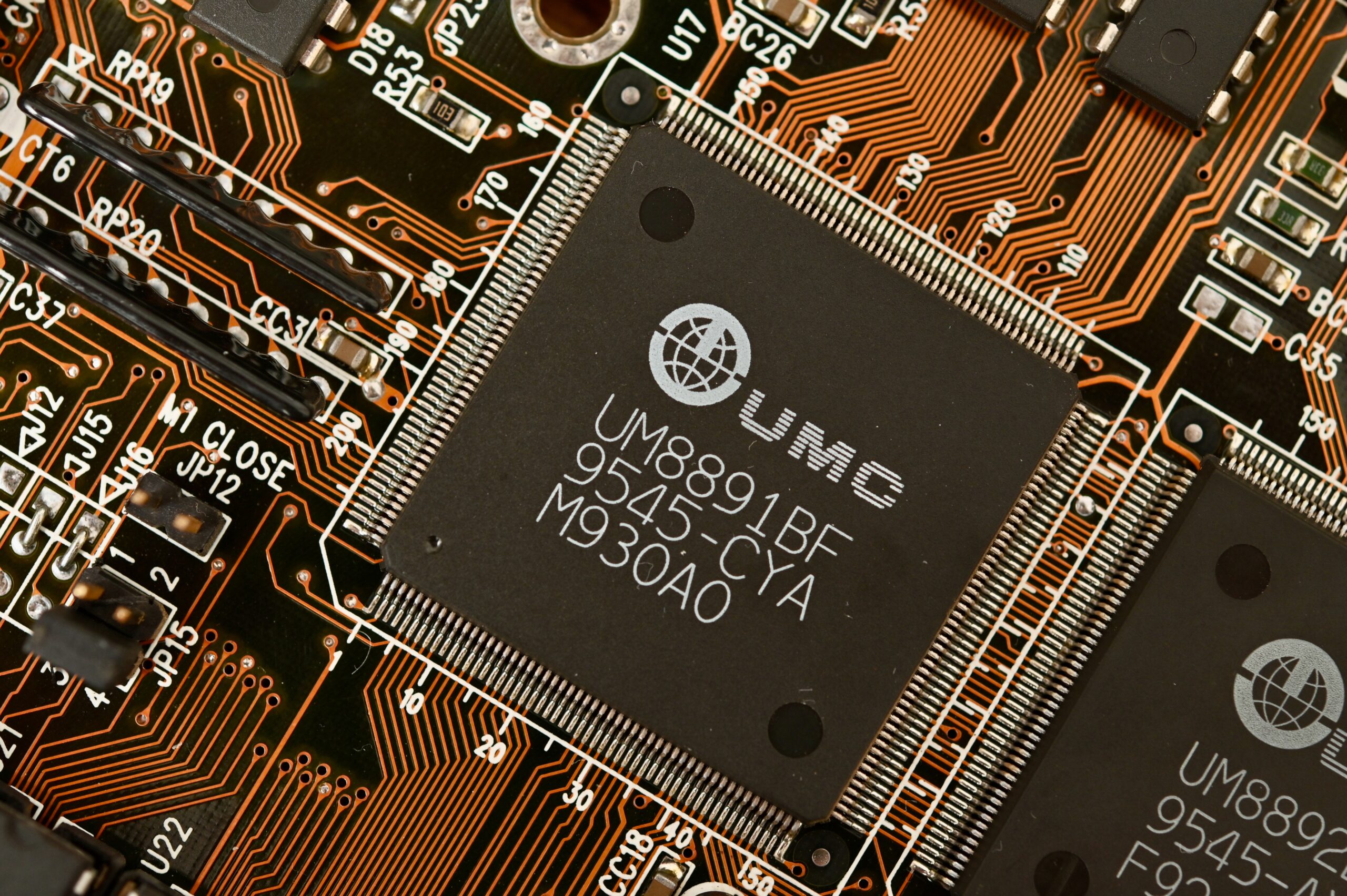 Early Pentium Chipsets – Dependency Injection